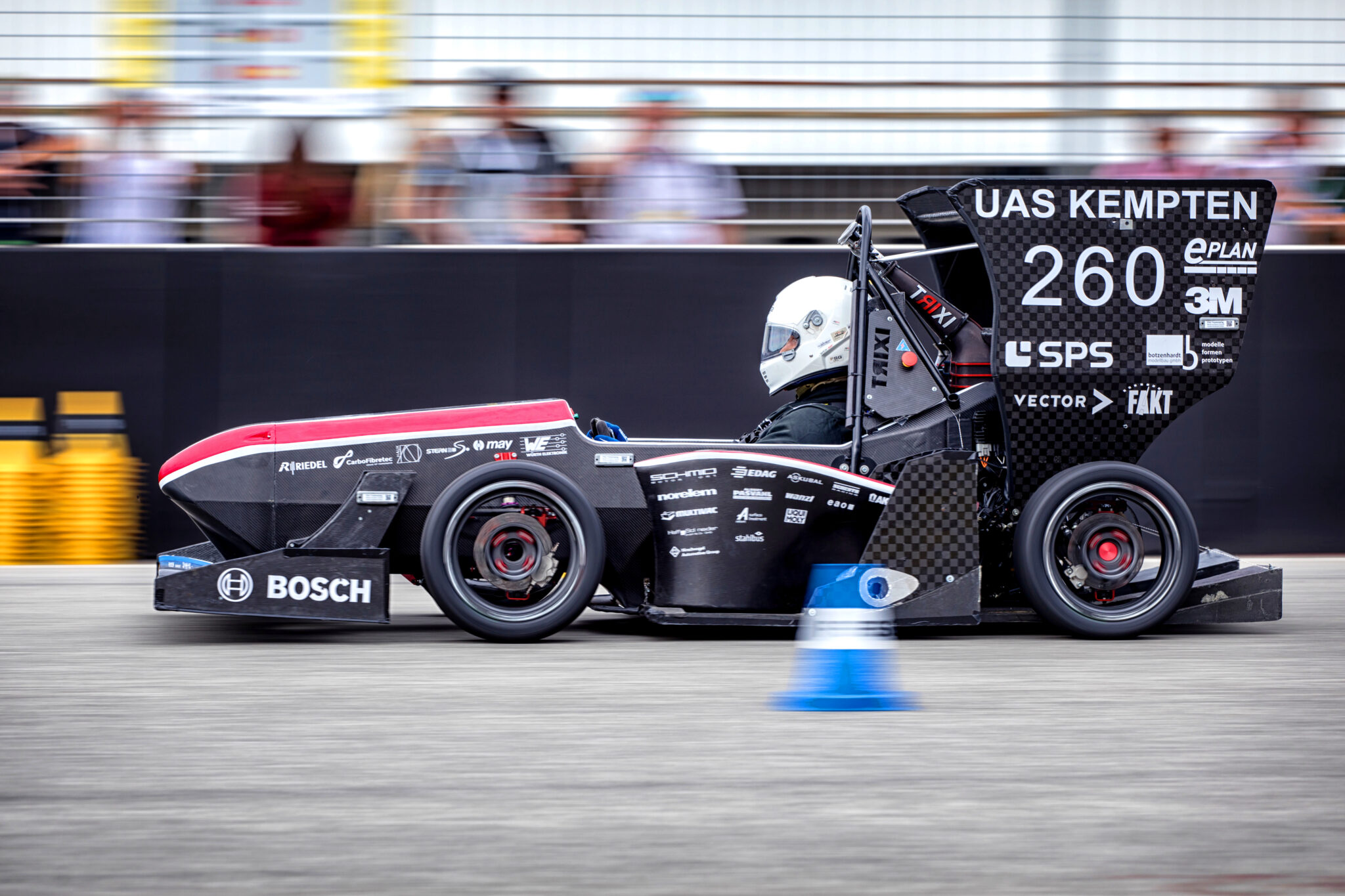 Tomsoi XI - Infinity Racing