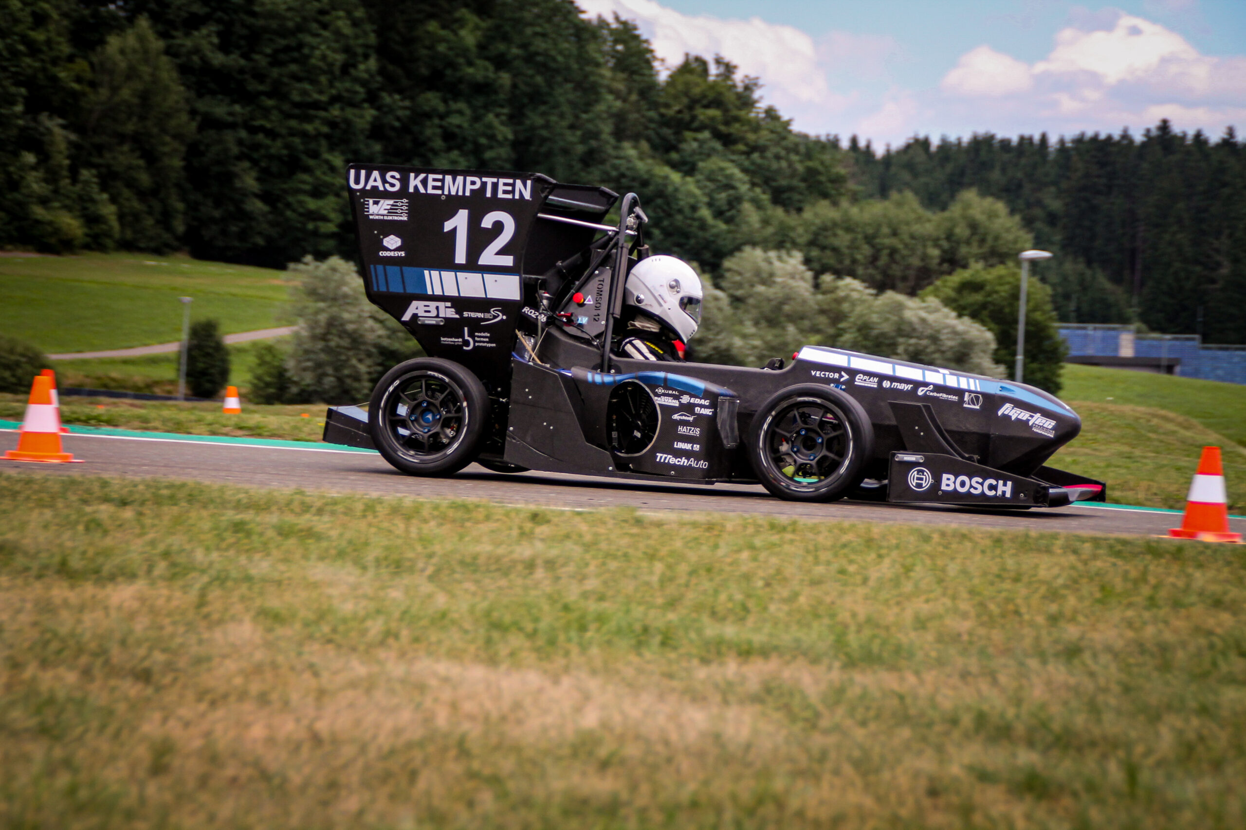 FAHRZEUG - Infinity Racing