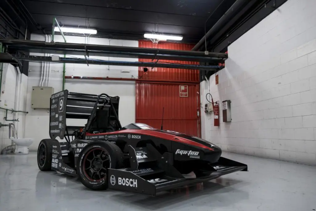 Tomsoi IX - Infinity Racing